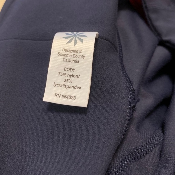 Athleta | Pants & Jumpsuits | Athleta Color Block Salutation Capri ...